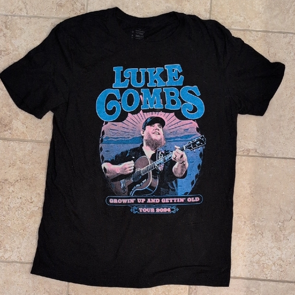 Luke Combs | Tops | Luke Combs Growin Up Gettin Old Tour 224 Concert ...